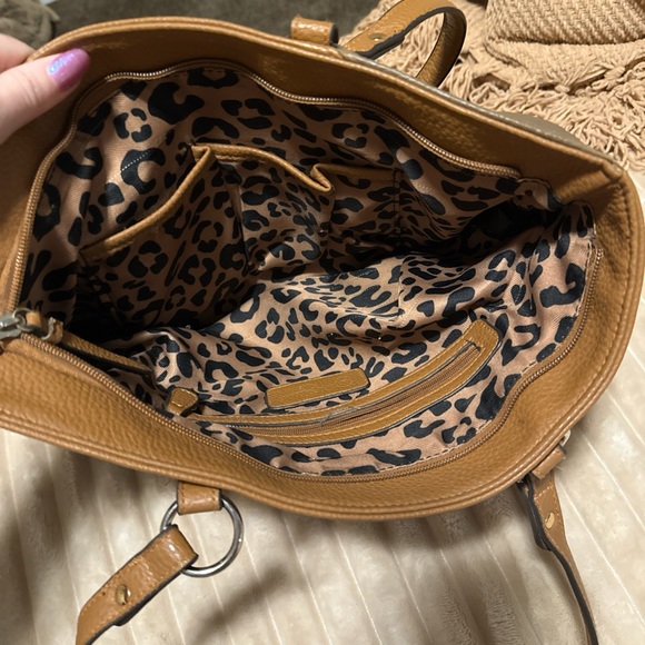 Jessica Simpson | Bags | Jessica Simpson Tan And Black Shoulder Bag ...